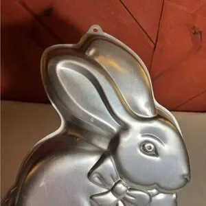 Wilton | Kitchen | Vintage 986 Wilton Easter Bunny Rabbit Cake Pan ...